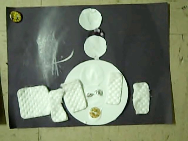 Winter crafts for kids: Make a snow collage