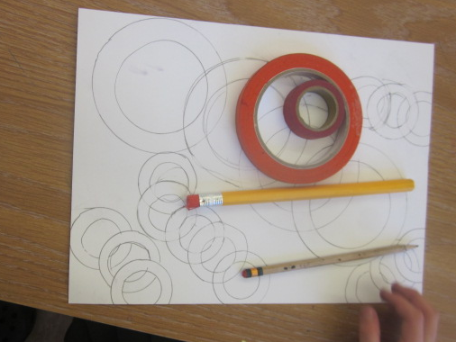 Overlapping circles. Teaches the perspective of objects in front and behind